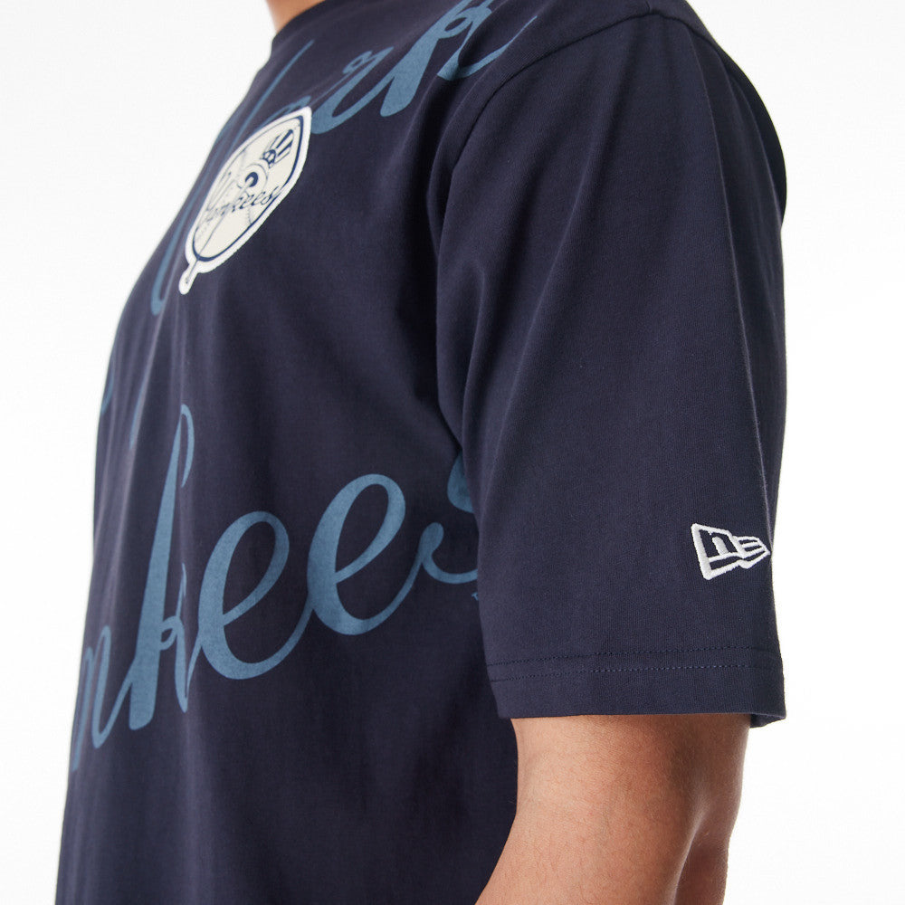 New York Yankees Oversized MLB Script Graphic Navy Tee – NewEra